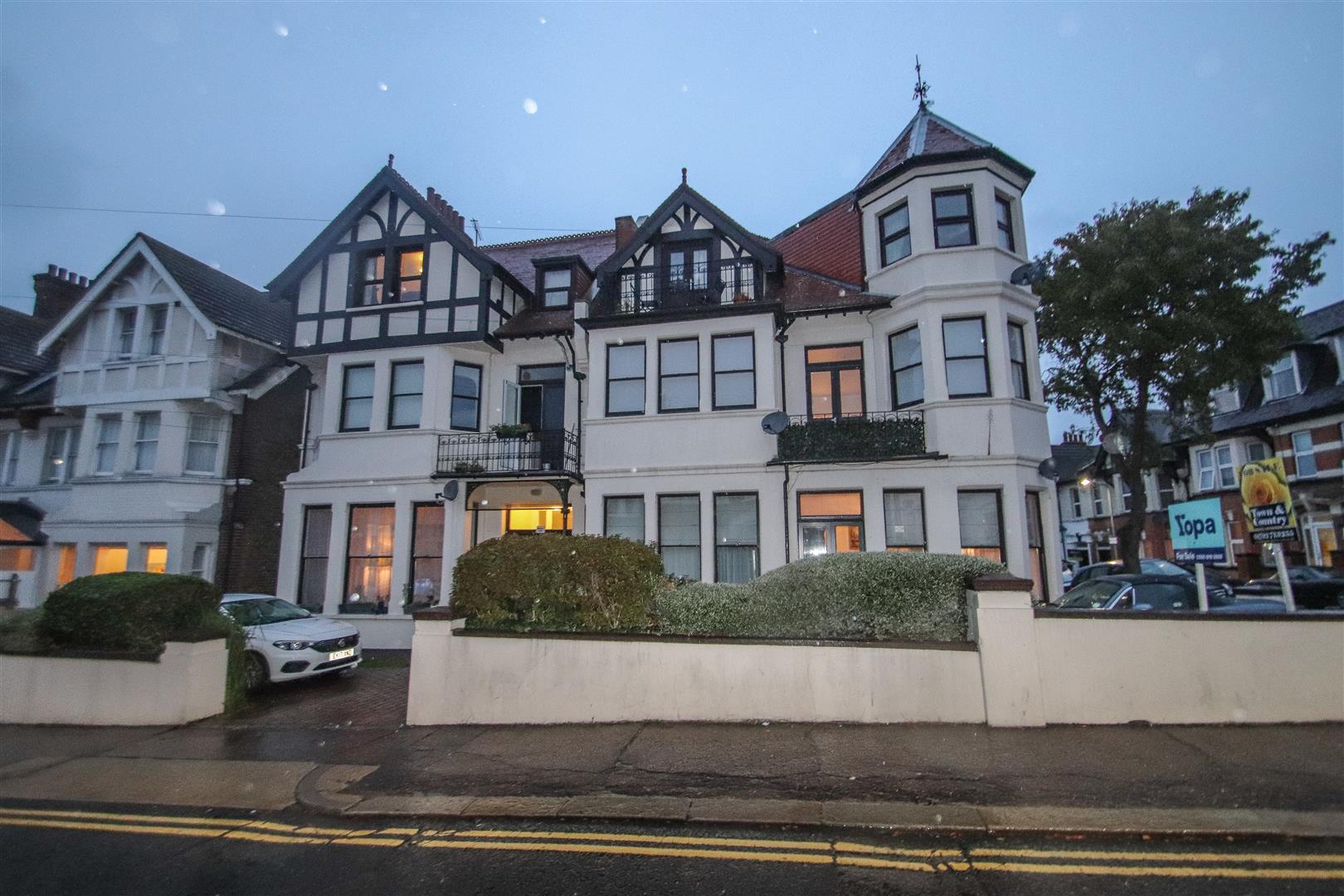 Appointmoor | Winton Hall, Westcliff Avenue, Westcliff-on-Sea